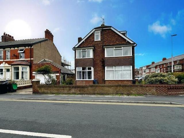 Warbreck Drive, Bispham, 3 Bedroom Apartment
