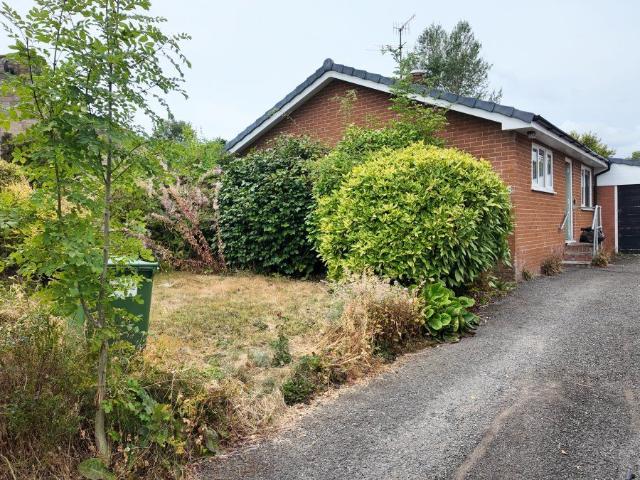 Warden Close, Presteigne LD8, 2 bed bungalow to rent, £850 pcm | PrimeLocation