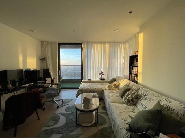 Wardian 4 2 bed flat to rent £4,801 pcm £1,108 pw