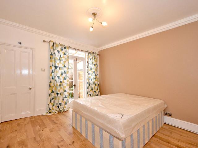Wardo Avenue, London SW6, 3 bed flat to rent, £3,000 pcm | PrimeLocation