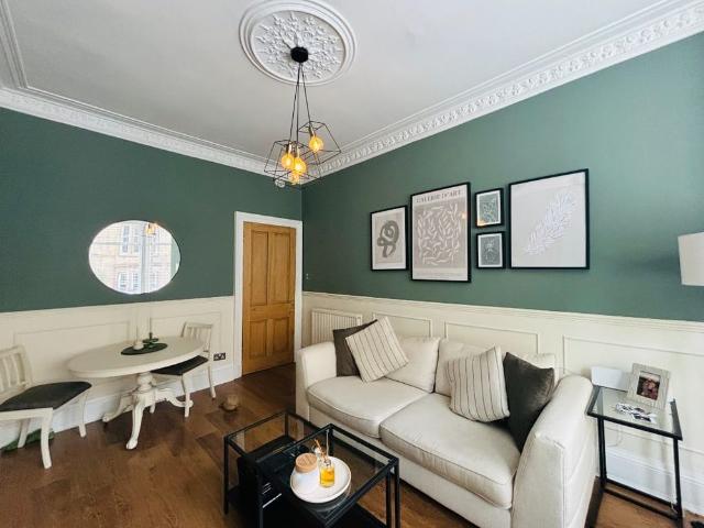 Wardlaw Drive, 0/1, Glasgow, Rutherglen, G73 3DE