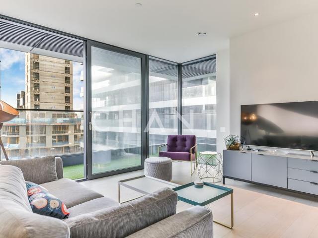Wards Place, Tower Hamlets, London, E14 2 bed apartment to rent £4,000 pcm £923 pw