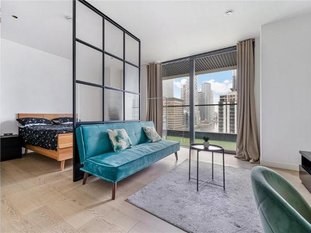 Wards Place, London, E14 Studio to rent £2,500 pcm £577 pw