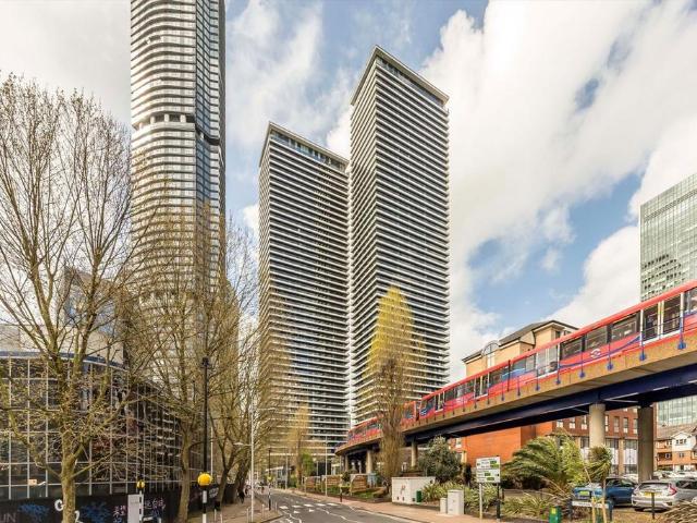 Wards Place, London E14 2 bed flat to rent £4,250 pcm £981 pw