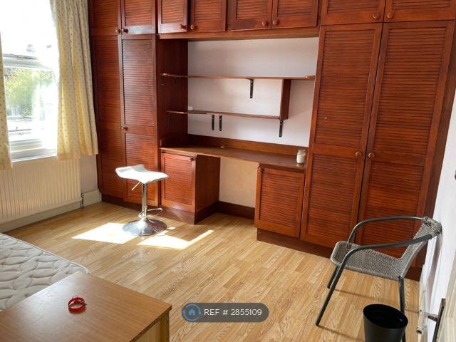 Wards Road, Ilford IG2, Room to rent, £650 pcm | PrimeLocation