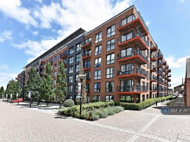 Warehouse Court, London, SE18 1 bed flat to rent £1,850 pcm £427 pw