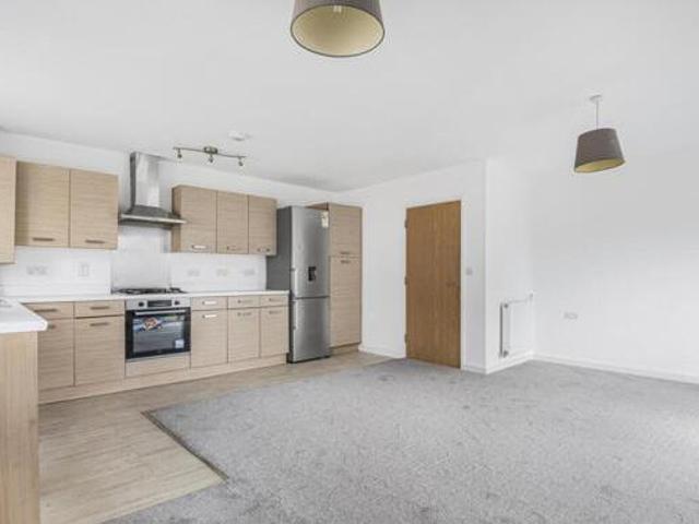 Warham Road, Croydon, 2 Bedroom Flat