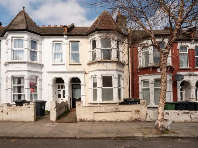 Warham Road, Hornsey N4 2 bed ground floor flat to rent £1,990 pcm £459 pw