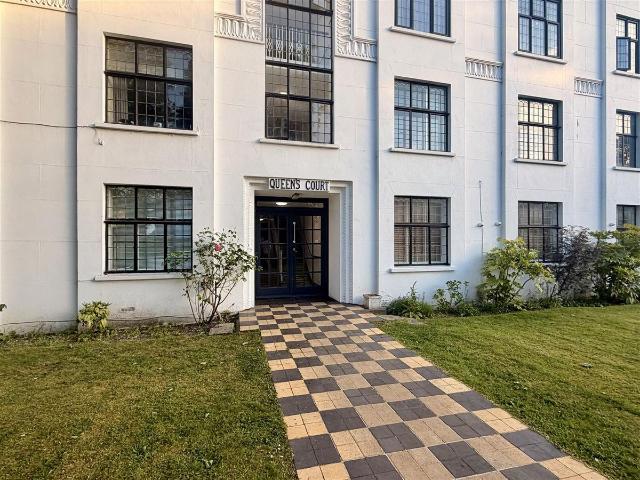 Warham Road, South Croydon CR2, 2 bed flat to rent, £1,580 pcm | PrimeLocation
