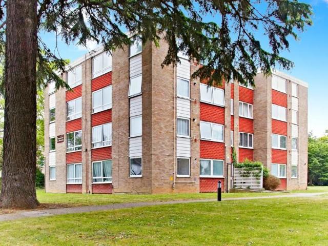 Warham Road, South Croydon CR2, 2 bed flat to rent, £1,700 pcm | PrimeLocation