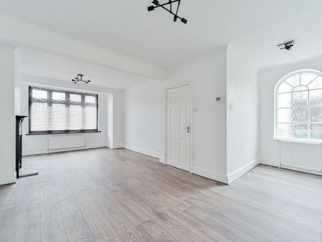 Warland Road, Shooters Hill, London SE18, 3 bed semi detached house to rent, £2,818 pcm | PrimeLocation