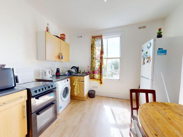 Warleigh Road, Brighton BN1, 2 bed maisonette to rent, £1,800 pcm | PrimeLocation