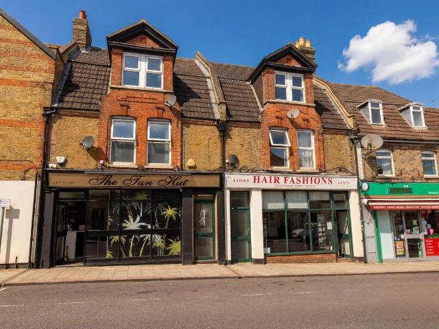 Warley Hill, Warley, Brentwood CM14, 1 bed flat to rent, £1,100 pcm | PrimeLocation