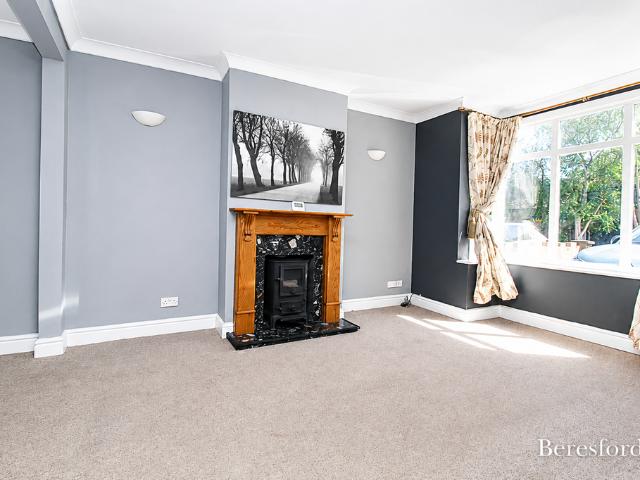 Warley Mount, CM14 4 bed terraced house to rent £2,400 pcm £554 pw