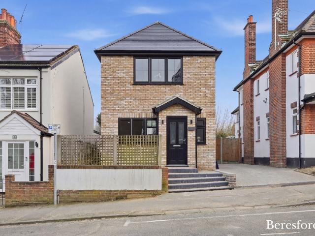 Warley Mount, Warley CM14, 3 bed detached house to rent, £2,500 pcm | PrimeLocation