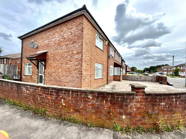 Warley Road, Hayes UB4 3 bed end of terrace house to rent £2,300 pcm £531 pw