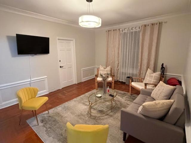 Warm, Clean, Bright, Fully Furnished 4BR/1B