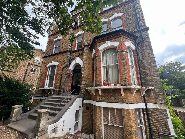 Warminster Road, London SE25, 3 bed flat to rent, £2,200 pcm | PrimeLocation