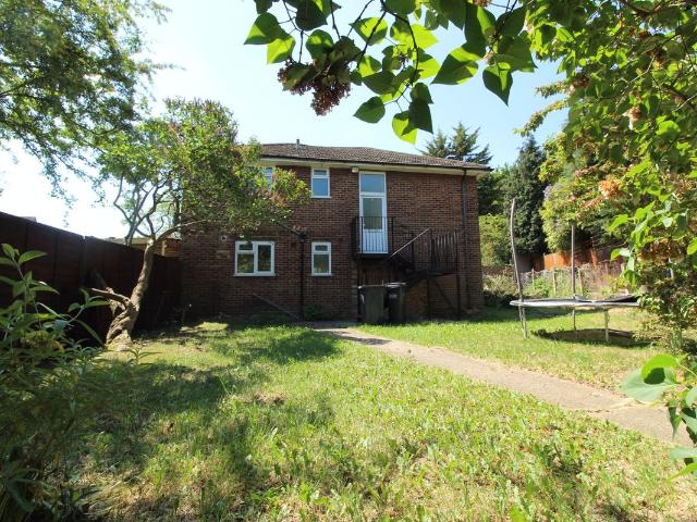 Warminster Road, London SE25, 2 bed semi detached house to rent, £1,800 pcm | PrimeLocation