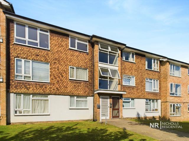 Warner Court, Warner Avenue, Sutton, Surrey. SM3, 2 bed flat to rent, £1,600 pcm | PrimeLocation