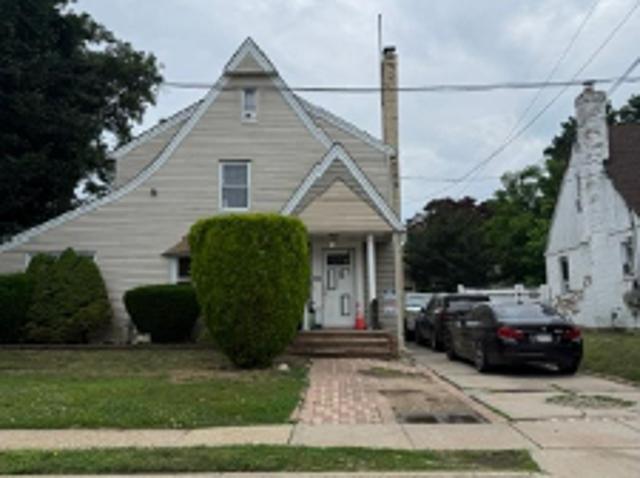 Warner Ave