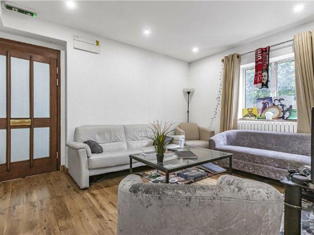 Warner House, Abercorn Place, London. 2 bed apartment to rent £2,750 pcm £635 pw