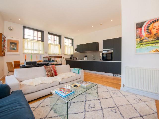 Warple Way, London W3, 3 bed flat to rent, £3,000 pcm | PrimeLocation