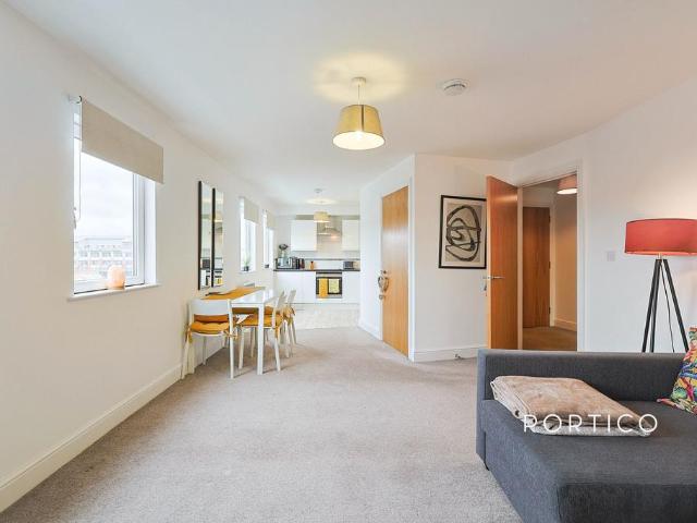 Warple Way, W3 1 bed flat to rent £1,850 pcm £427 pw