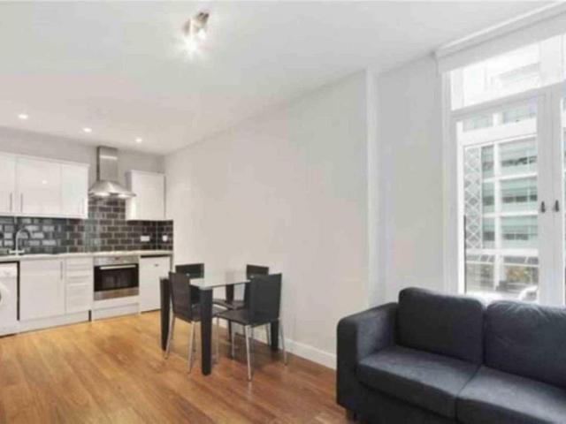 Warren Court, Euston Road, London, NW1 2 bed apartment to rent £3,835 pcm £885 pw
