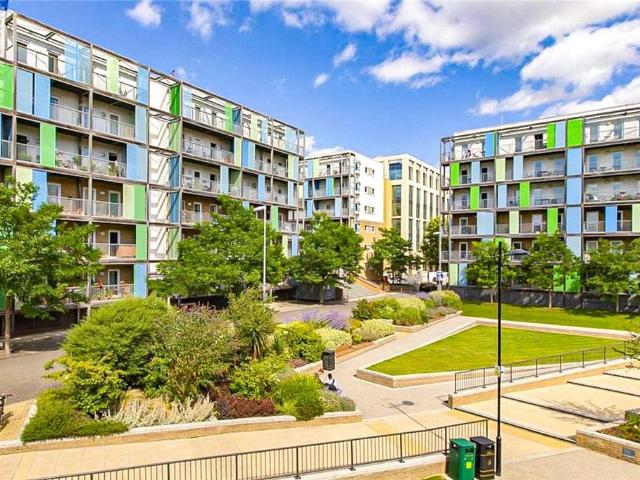 Warren Close, Cambridge, CB2 2 bed apartment to rent £2,800 pcm £646 pw