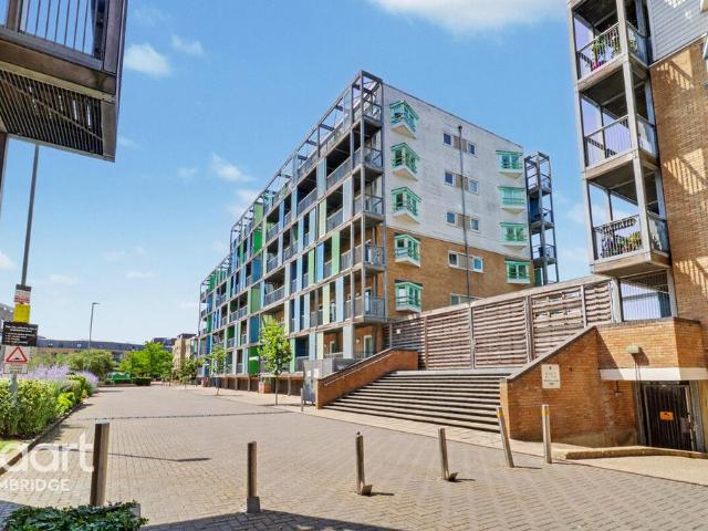 Warren Close, CAMBRIDGE 2 bed apartment to rent £1,895 pcm £437 pw