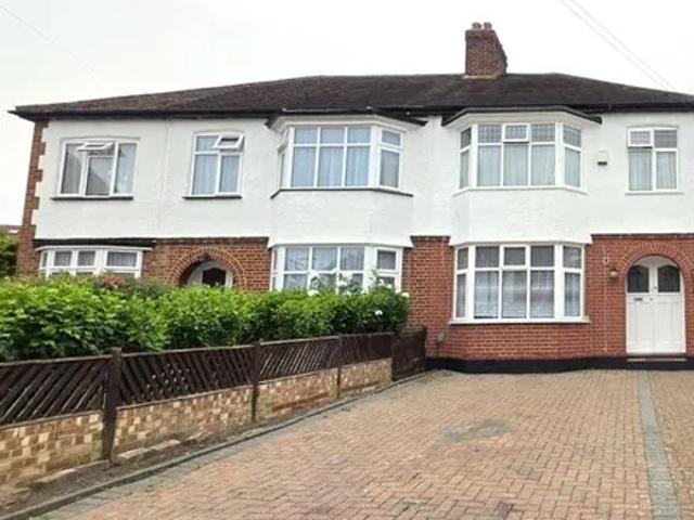 Warren Crescent, London, EN1 1HQ, United Kingdom | 3 bed duplex for rent #168093512 | Rentberry