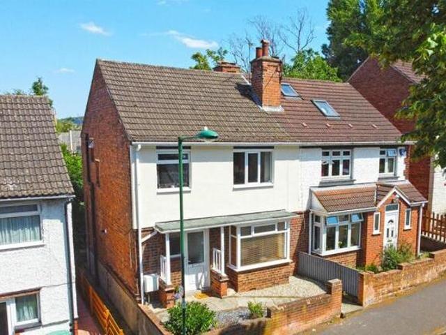 Warren Avenue, Sherwood, 3 Bedroom Semi detached