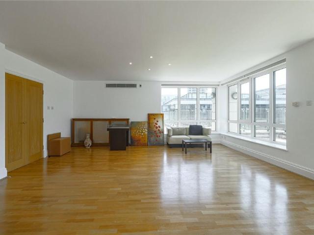Beckford Close, Warwick Road, London. 3 bed apartment to rent £7,800 pcm £1,800 pw