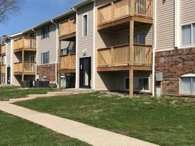 Warren Harbor 1 Bedroom Apartment for Rent at 9300 E 21st St, Indianapolis, IN 46229