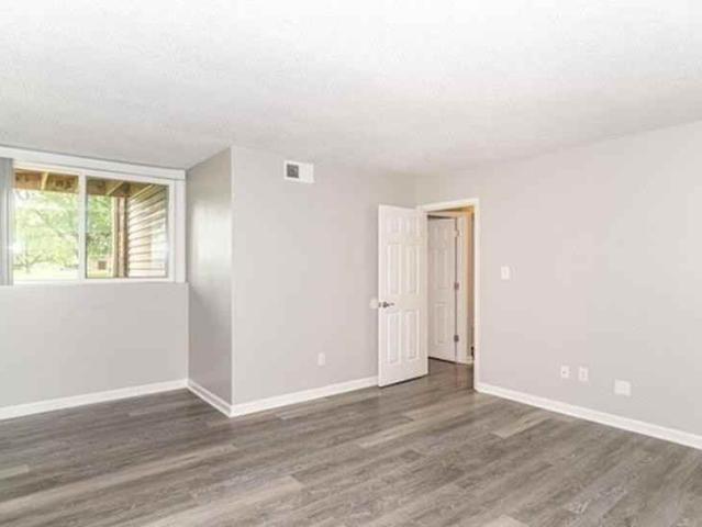 Warren Harbor 3 Bedroom Apartment for Rent at 9300 E 21st St, Indianapolis, IN 46229