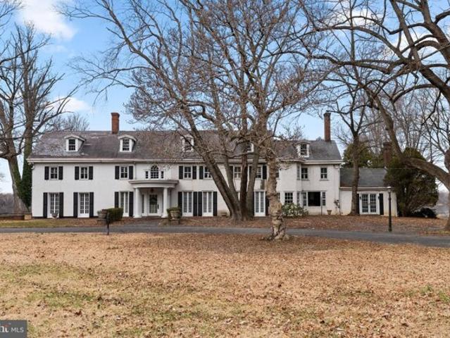 Warren St E, Edgewater Park, Home For Sale