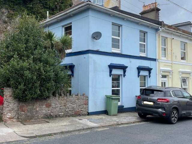 Warren Road, Torquay TQ2, 2 bed flat to rent, £895 pcm | PrimeLocation