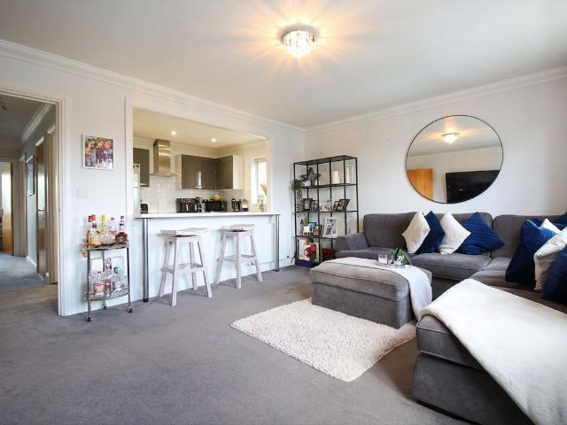 Warren Road, Charmille Court Warren Road TW15, 2 bed flat to rent, £1,600 pcm | PrimeLocation