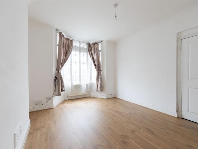 Warren Road, E10 5PZ