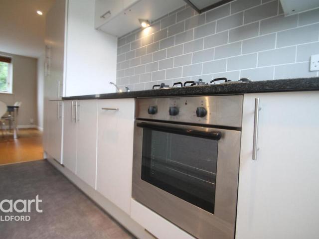 Warren Road, Guildford 3 bed maisonette to rent £2,095 pcm £483 pw