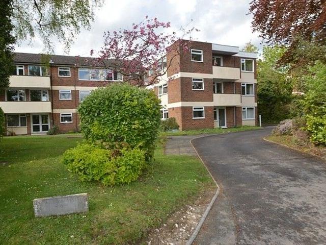 Warren Road, Guildford GU1, 1 bed flat to rent, £1,300 pcm | PrimeLocation