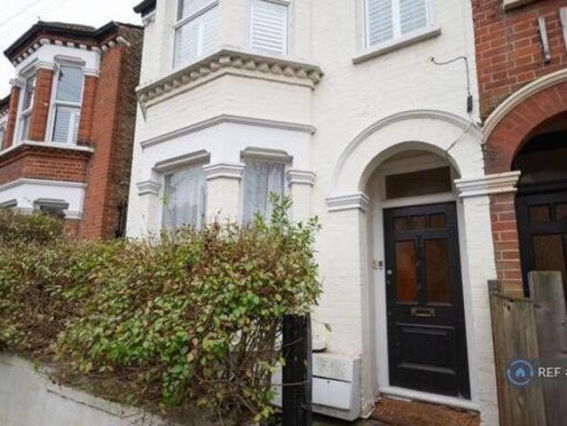 Warren Road, London, 2 Bedroom Flat