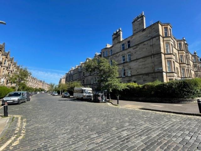 Warrender Park Road, Edinburgh, EH9 1DT 4 bed flat to rent £3,100 pcm £715 pw