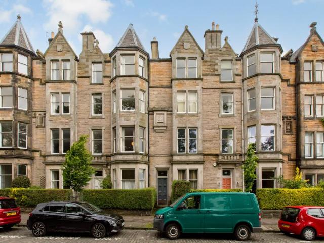 Warrender Park Road, Edinburgh EH9 5 bed flat to rent £4,400 pcm £1,015 pw