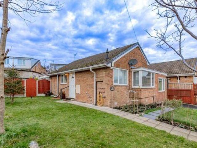 Warrenside, Huddersfield, 3 Bedroom Bungalow