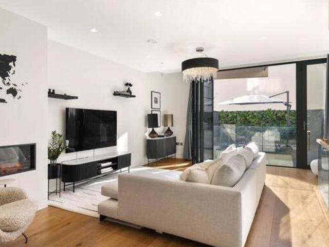 Warriner Gardens, London, 4 Bedroom House
