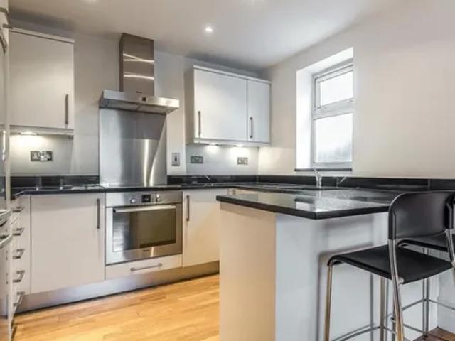 Warrington Court, 95 97 Hartfield Road, London, SW19 3TJ, United Kingdom | 2 bed apartment for rent #138694870 | Rentberry