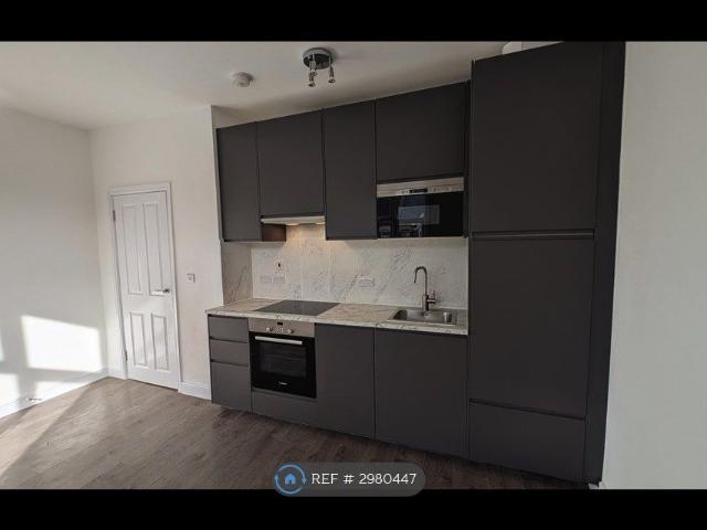 Warrington Road, Harrow HA1, 2 bed flat to rent, £1,750 pcm | PrimeLocation