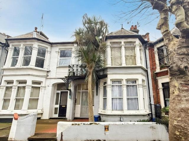 Warrior Square North, Southend On Sea SS1, 2 bed flat to rent, £1,300 pcm | PrimeLocation